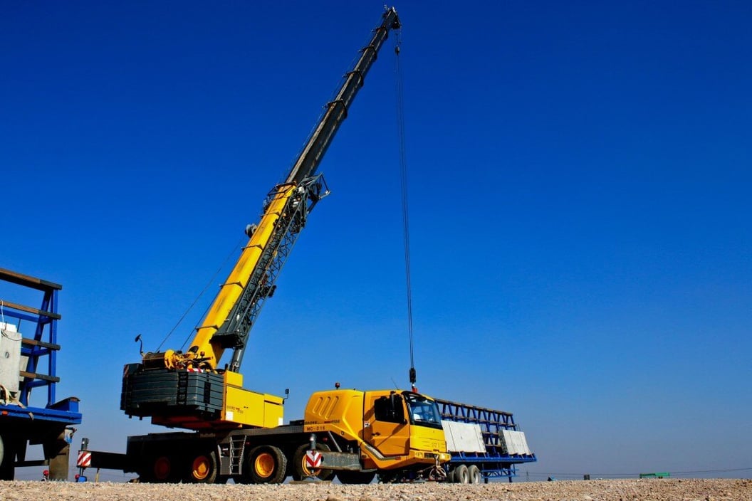 Stay Safe Around Power Lines: A Guide for Crane Companies and Users